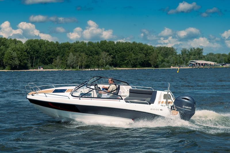 AMT 210 DC: Solide, snel en safe. - Boottesten.nl