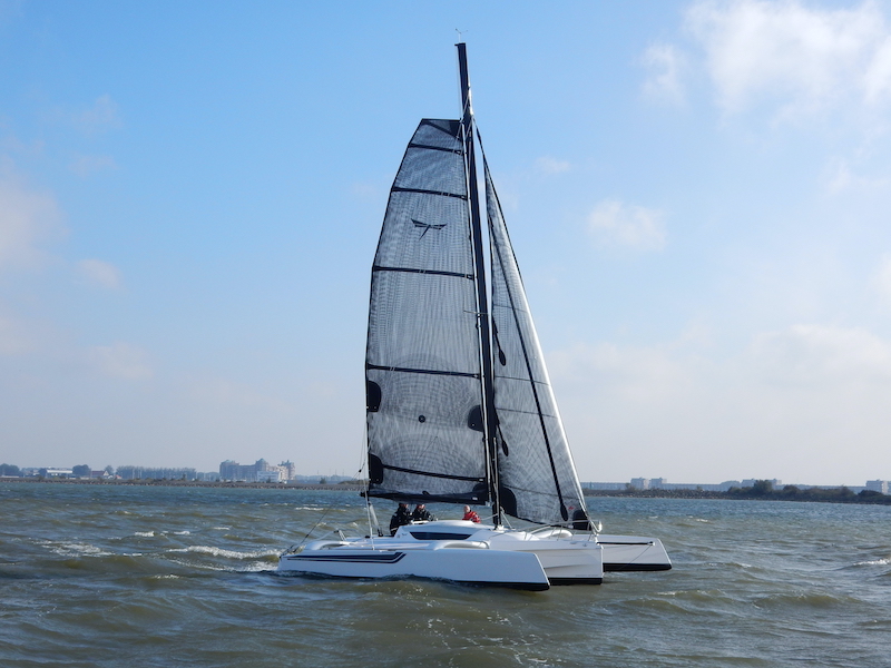 Dragonfly 25 Sport: Deense duivel - Boottesten.nl